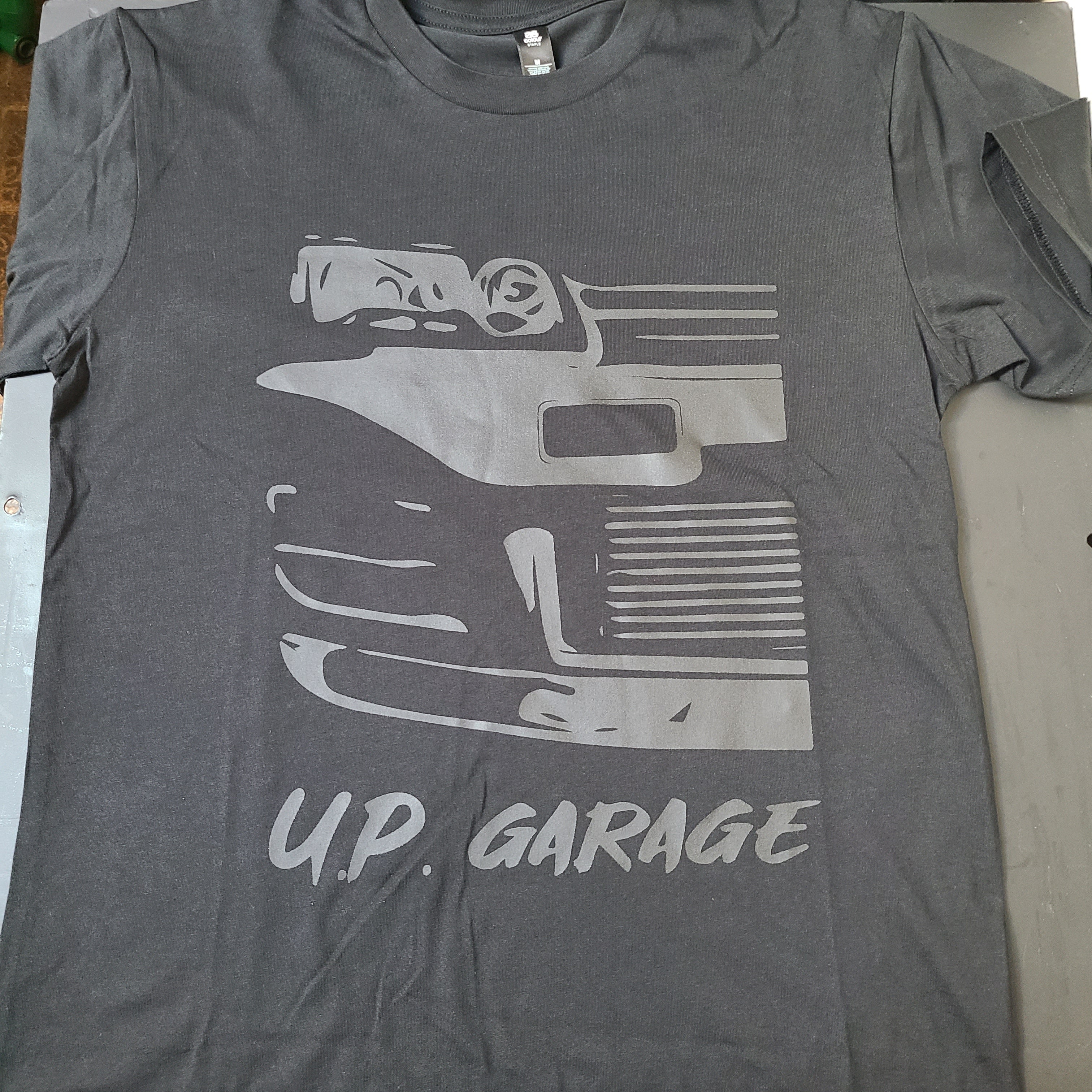 U.P.G Black on black R32 T-Shirt – U.P.garage