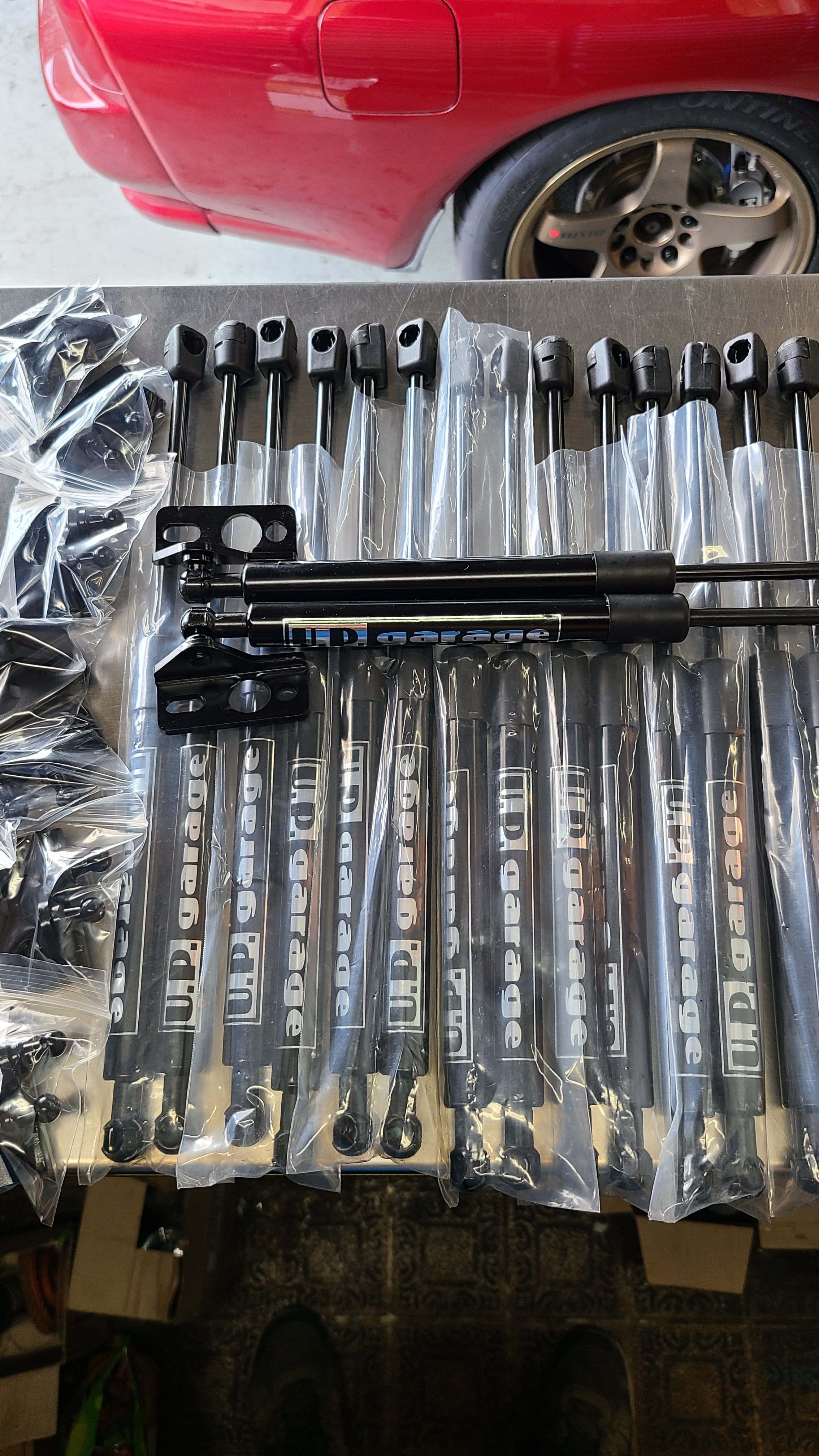 U.P.G. R33 Trunk Strut replacement kit – U.P.garage