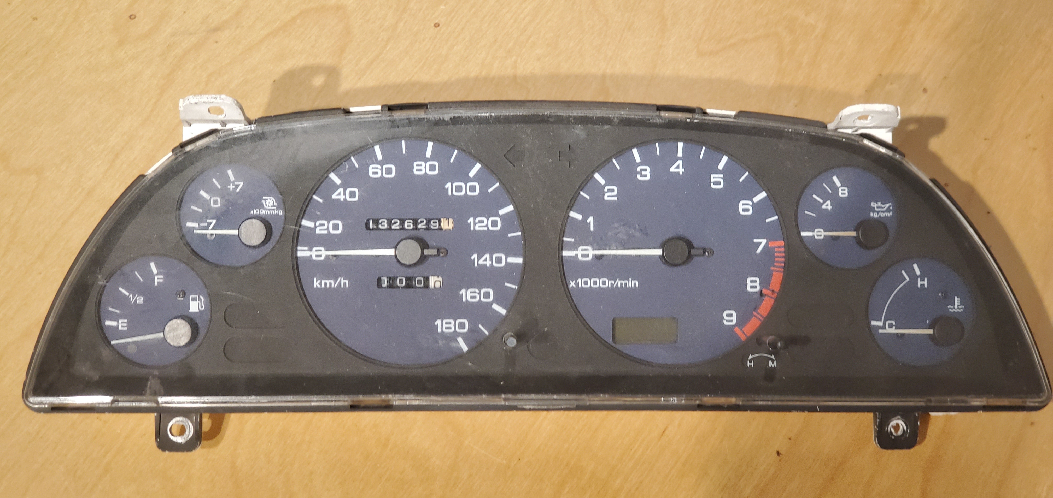 Nissan R32 GTS-t gauge cluster – U.P.garage